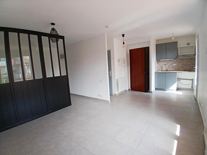 Salon-de-Provence, Morgan, Gare : Appartement 1 pièce à louer