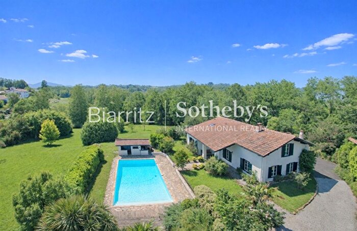 Ascain : Maison 9 pièces à vendre