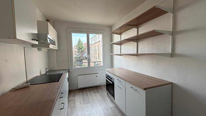 Appartement à louer - Clermont-Ferrand, Vallières, Sallins, Poncillon - 4 pièces - 3 chambres