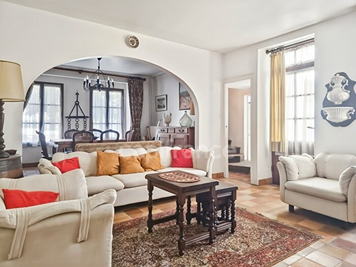 Maison à vendre - Moulins-la-Marche - 4 pièces - 3 chambres