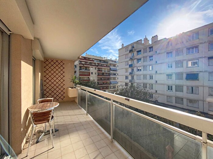 Appartement à louer - Nice, Saint-Sylvestre - 2 pièces - 1 chambre