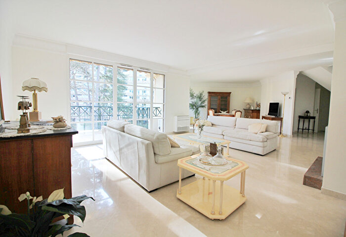 Appartement à vendre - Écully, Chalier, Valvert - 6 pièces - 4 chambres