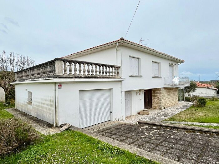 Maison à vendre - Seyches - 8 pièces - 4 chambres