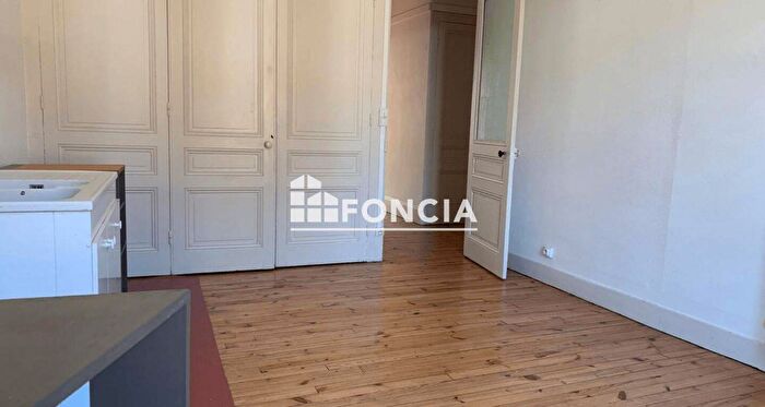 Côte Chaude-Montaud, Saint-Étienne : Appartement 2 pièces à louer