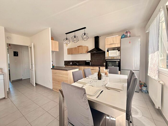 Appartement à vendre - Chevigny-Saint-Sauveur - 3 pièces - 2 chambres