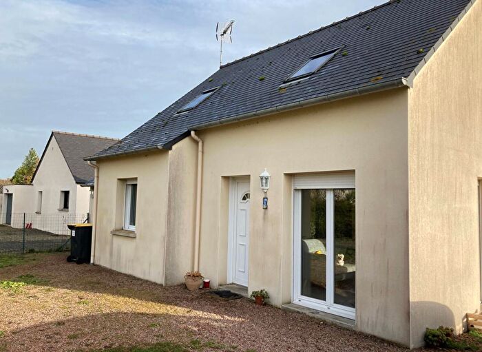 Maison à louer - Saint-Thual - 4 pièces - 3 chambres