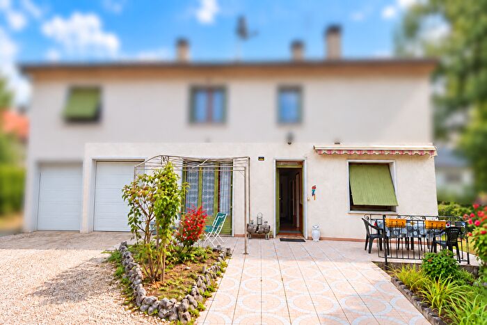 Chazey-Bons : Appartement 4 pièces à vendre