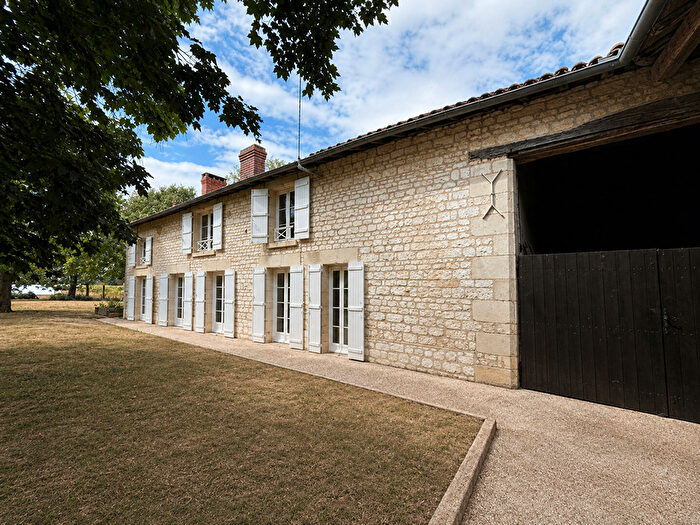 Maison 8 pièces à Bournand, à vendre