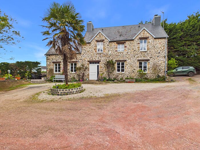 Maison à vendre - Agon-Coutainville - 8 pièces - 4 chambres