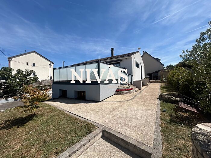 Maison 5 pièces à Bouqueval, à vendre