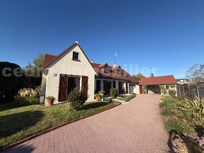 Maison à vendre - Saint-Pryvé-Saint-Mesmin - 6 pièces - 4 chambres