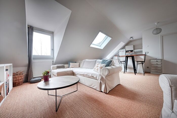 Appartement à vendre - Neauphle-le-Château - 2 pièces - 1 chambre