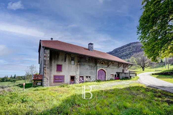 Maison 15 pièces à vendre à Présilly