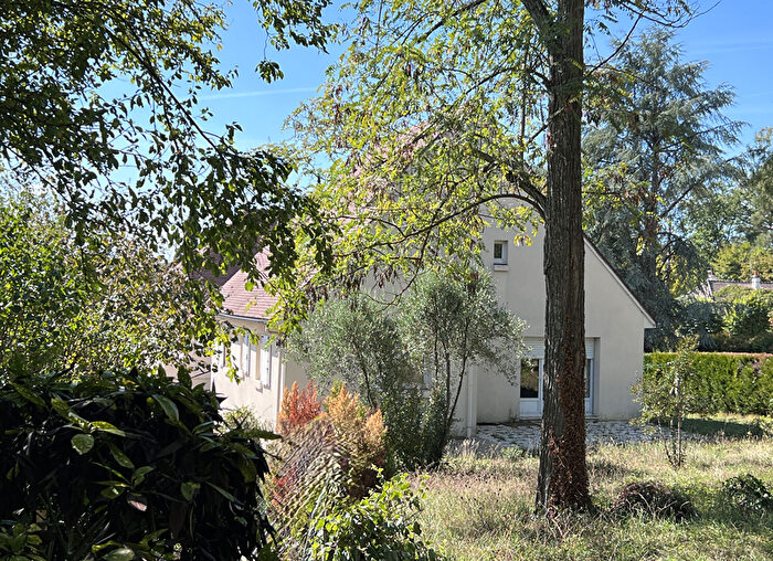 Vernou-sur-Brenne : Maison 8 pièces à vendre