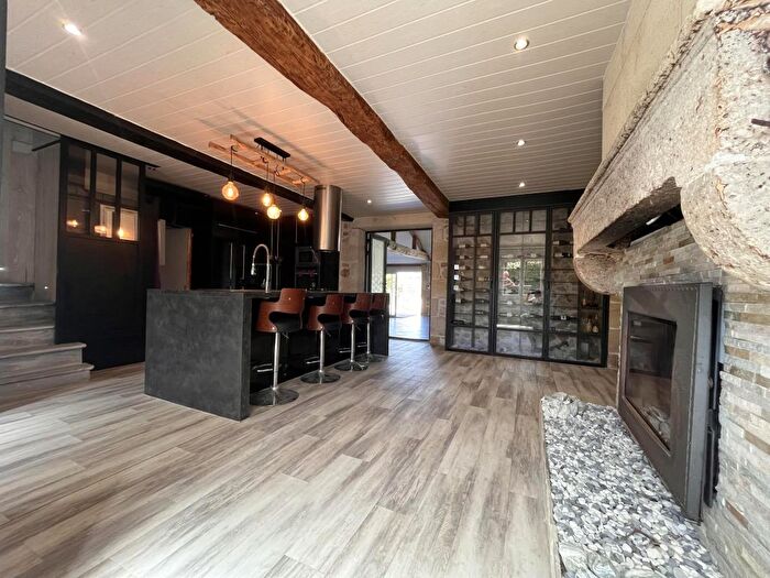 Maison 8 pièces à Cadillac, à vendre