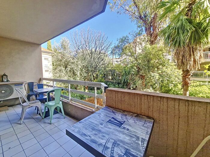 Appartement à vendre - Cannes, Prado, République - 2 pièces - 1 chambre