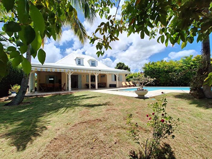 Maison 6 pièces à louer à Baie-Mahault