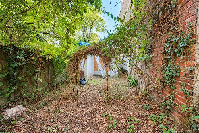 Montreuil, Branly, Boissière : Maison 4 pièces à vendre