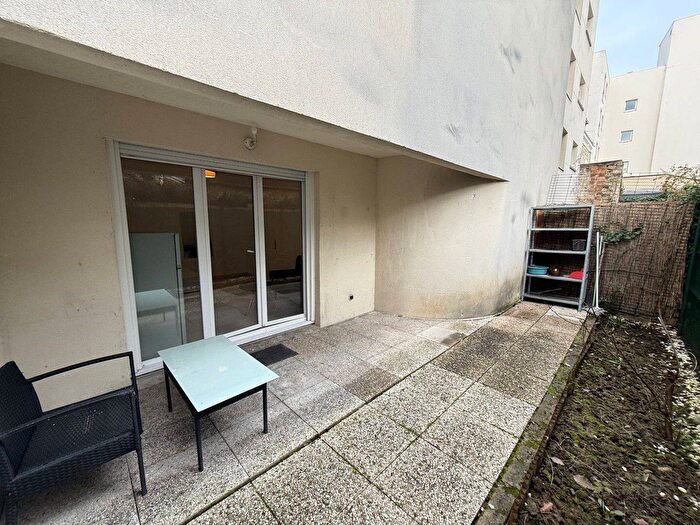 Appartement à louer - Espaces Jeunes, Issy-les-Moulineaux - 1 pièce