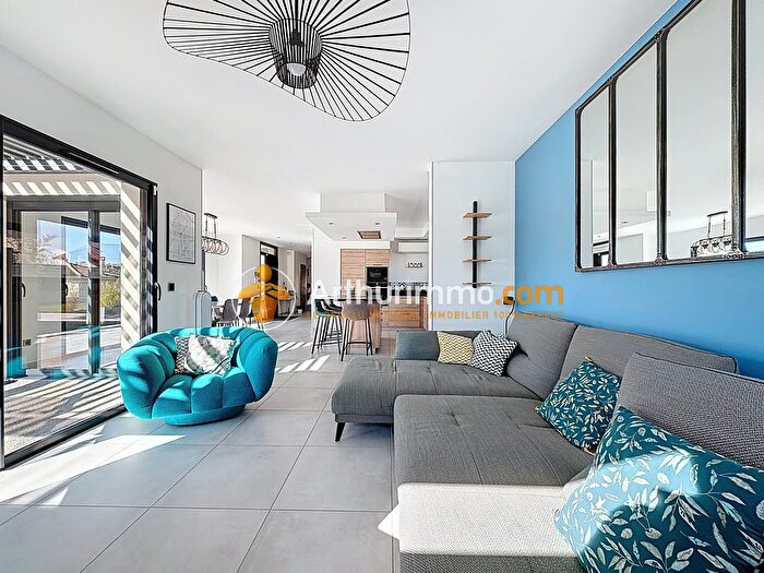 Maison à vendre - Bourgoin-Jallieu - 5 pièces - 4 chambres