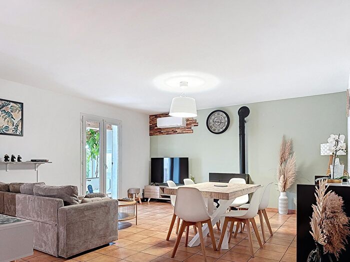 Maison à vendre - Roquemaure - 3 pièces - 2 chambres