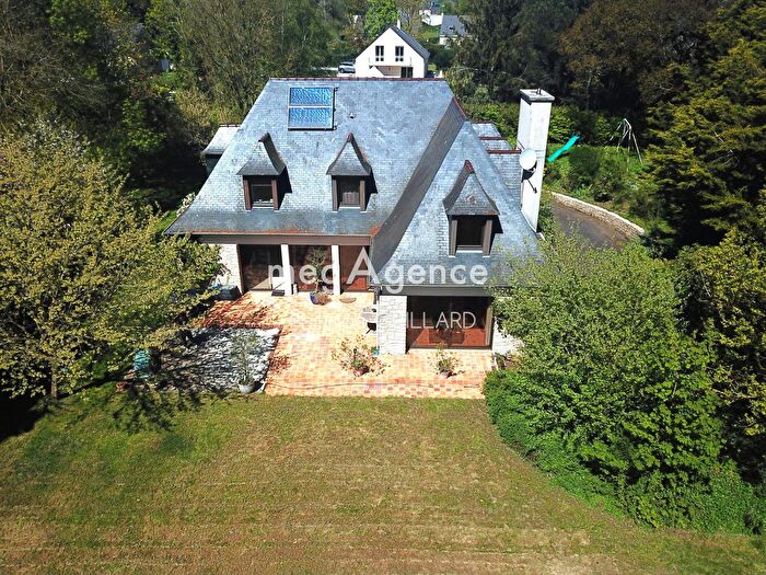 Maison à vendre - Pouancé - 8 pièces - 5 chambres