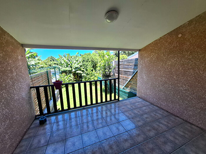 Maison à louer - Saint-Denis, Bois de Nèfles, Sainte-Clotilde - 3 pièces - 2 chambres