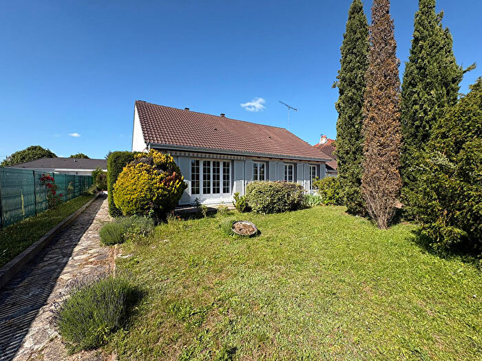 Maison 4 pièces à Villemandeur, à vendre