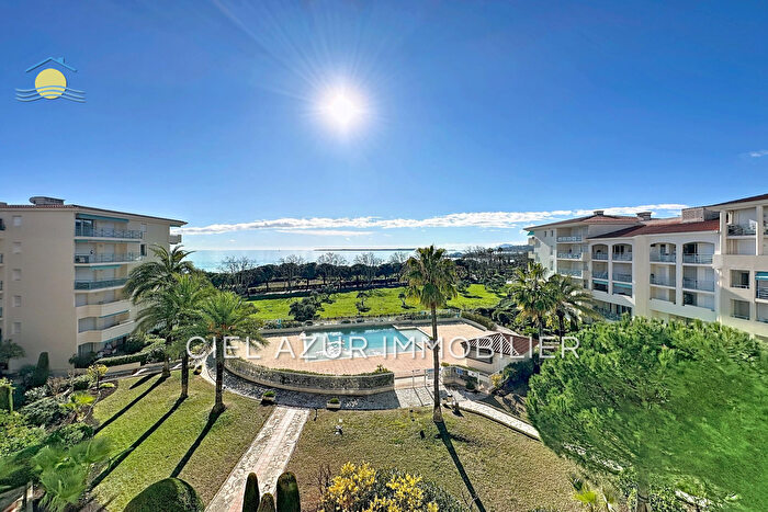 Appartement à louer - Antibes, Antibes-les-Pins, Trianon, Le Fournel, Peyregoue - 2 pièces - 1 chambre