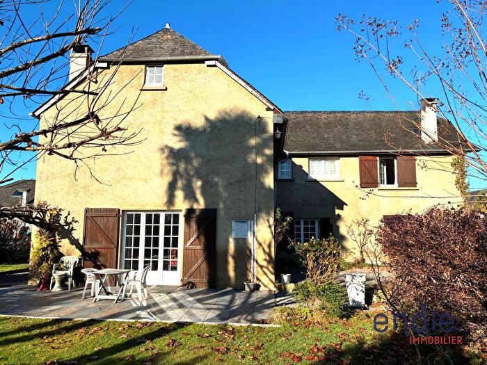 Maison à vendre - Oloron-Sainte-Marie - 7 pièces - 4 chambres