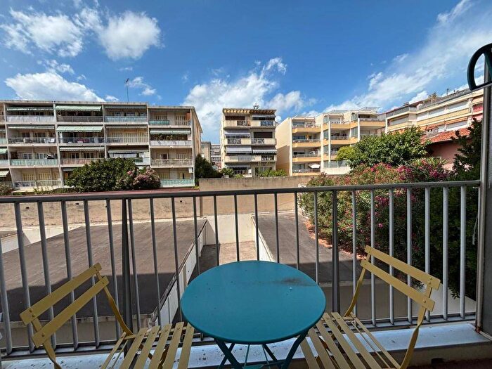 Appartement à louer - Saint Maurice, Nice - 1 pièce