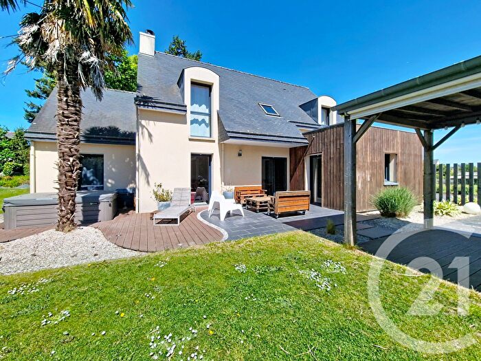 Saint-Méen-le-Grand : Maison 7 pièces à vendre