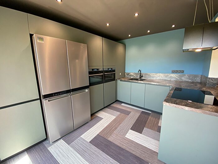 Appartement à vendre - Chamalières, Centre-ville, Carrefour de lEurope - 5 pièces - 3 chambres