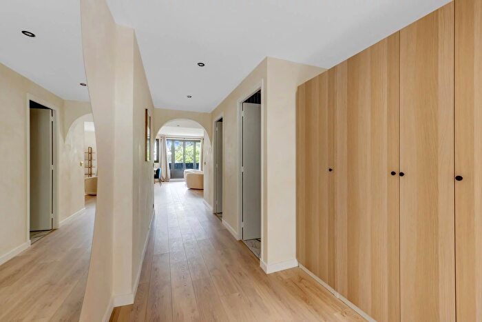 Appartement à vendre - Neuilly-sur-Seine, Plaine des Sablons - 4 pièces - 2 chambres