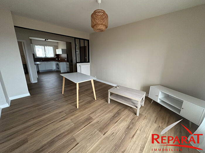 Appartement à louer - Brive-la-Gaillarde, Pont de La Bouvie, Gaubre, Estavel, Tujac - 3 pièces - 2 chambres