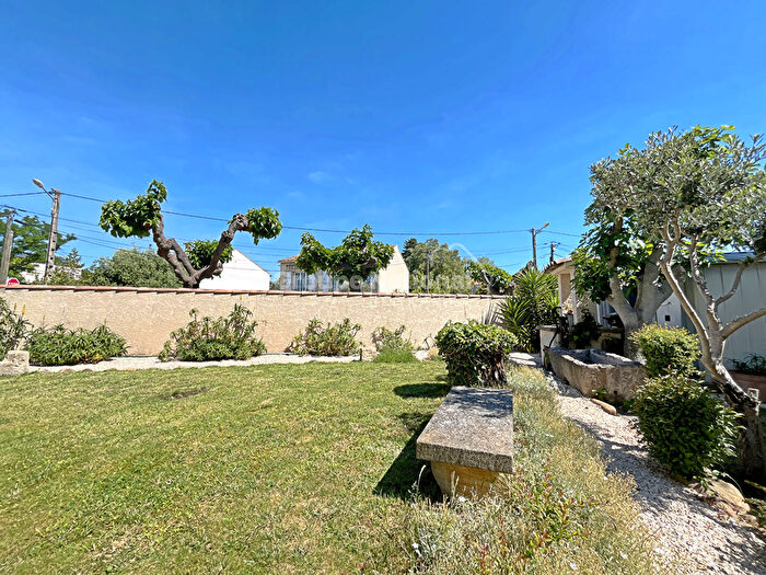 Maison 6 pièces à Arles, Pont de Crau, Moulès, à vendre