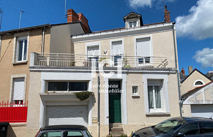 Maison 9 pièces à louer à Angers, Centre-ville, La Fayette