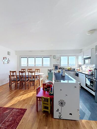 Courbevoie, Hôtel de ville : Appartement 4 pièces à vendre