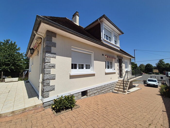 Maison à vendre - Noyen-sur-Sarthe - 8 pièces - 4 chambres