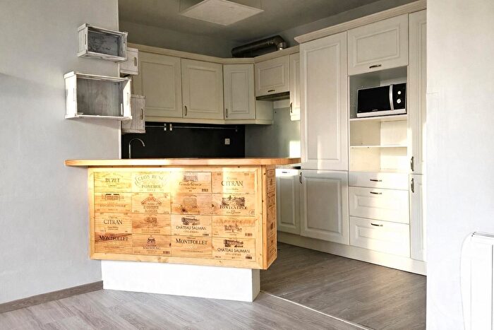 Appartement à vendre - Metz, Centre-ville - 4 pièces - 2 chambres