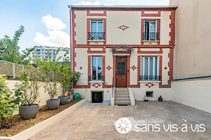 Maison à vendre - Courbevoie, Marceau République - 6 pièces - 4 chambres