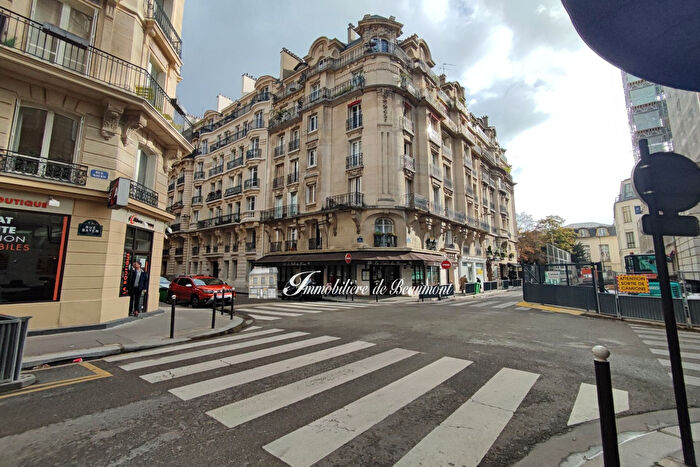 Appartement à vendre - Paris e  - 1 pièce - 1 chambre