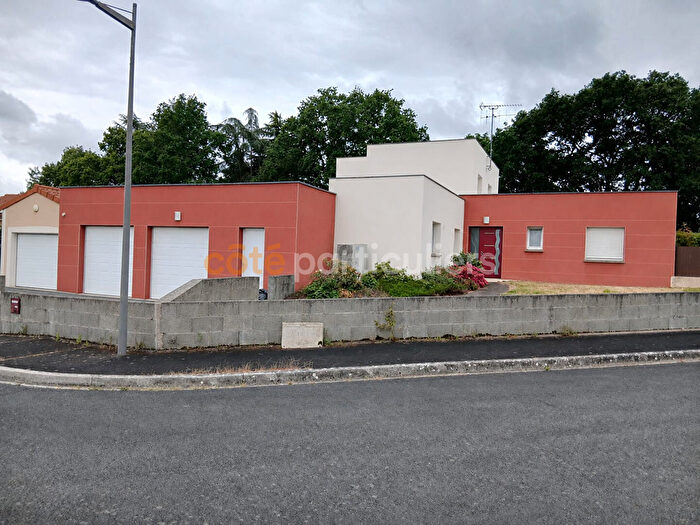 Cholet, Choletière : Maison 7 pièces à vendre
