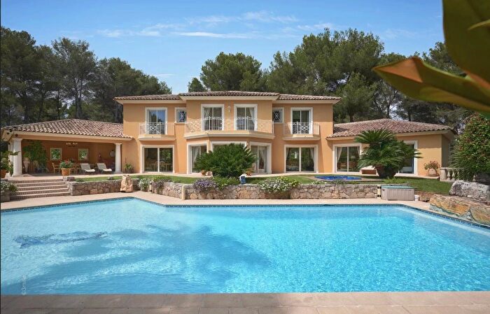 Maison à vendre - Mougins, Saint-Martin, Jylloue - 6 pièces - 4 chambres