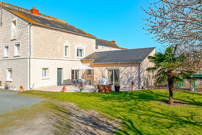 Maison à vendre - Chacé - 8 pièces - 6 chambres