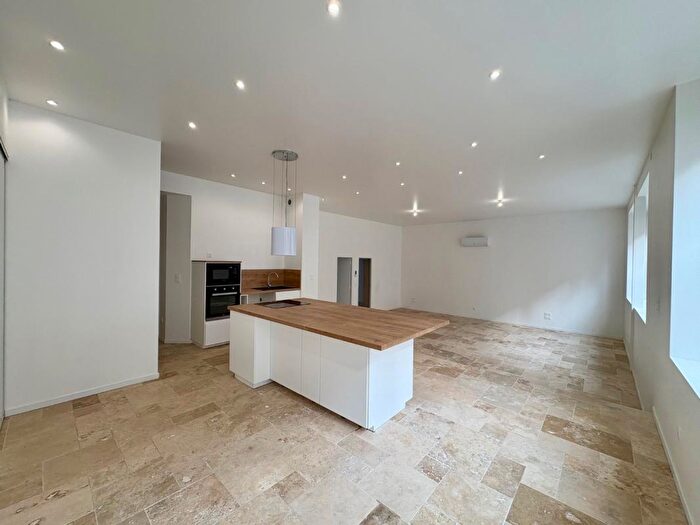 Appartement à louer - Roanne, Gare - 3 pièces - 2 chambres