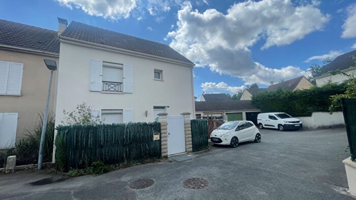 Maison à louer - Villeneuve-Saint-Georges, Triage - 5 pièces - 4 chambres