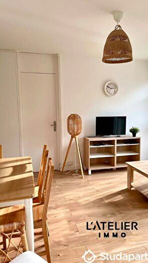 Appartement à louer - Barbâtre-Saint Remy-Verrerie, Reims - 4 pièces - 3 chambres