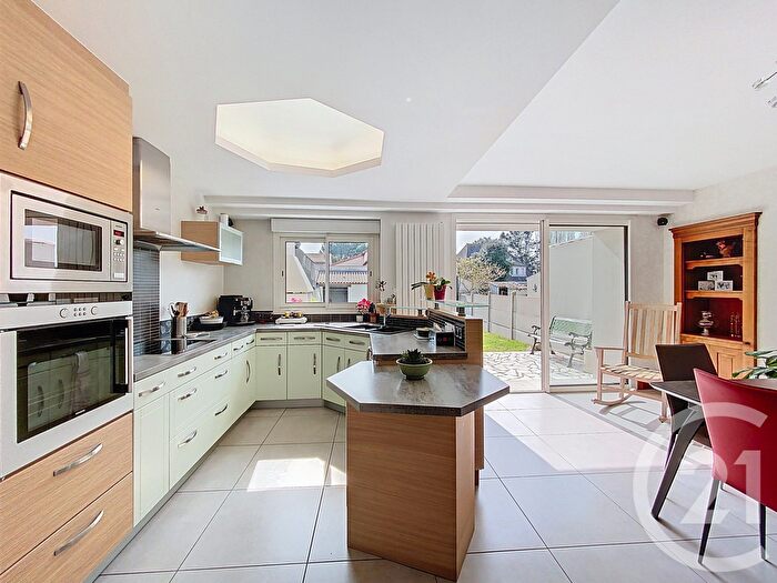 Maison à vendre - Cholet, Notre Dame - 8 pièces - 4 chambres