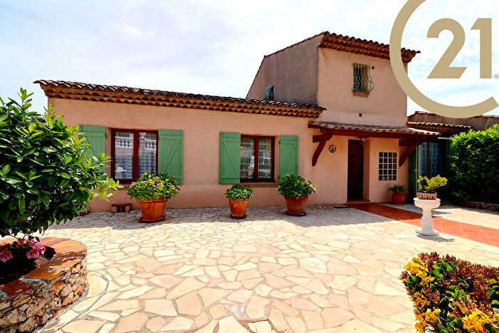 Maison à vendre - Saint-Raphaël - 7 pièces - 5 chambres